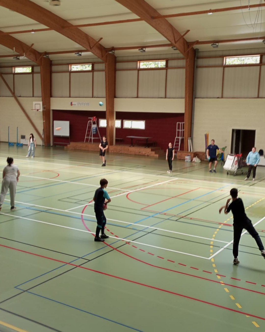 🏐 Initiation handball élèves 4e ! - Maison Familiale Rurale d’Aigrefeuille
